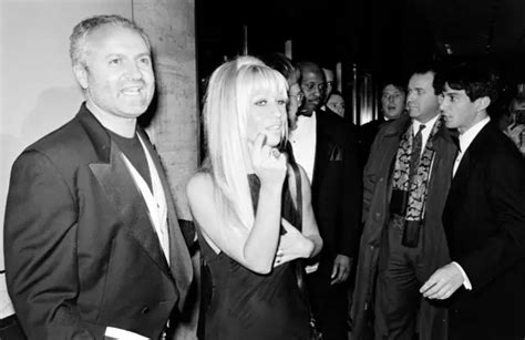 Донателла Версаче уходит с поста креативного директора Versace Ее место займет Дарио Витале