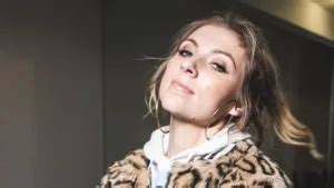 13 Flirty Instagram Posts By Annie Lederman Mpya News