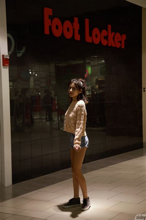 Emelia Pearl Thin And Crispy Zishy