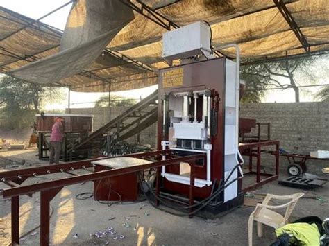 Paver Semi Automatic Interlocking Bricks Machine At ₹ 1550000piece In