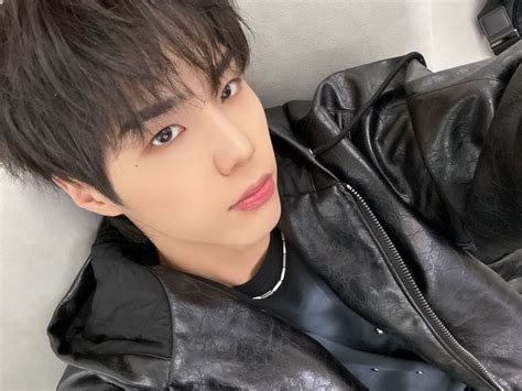 82major Community Post 😚 Hwang Seong Bin