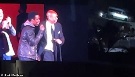 Chris Rock jokes about THAT Oscars slap as he takes to the stage after ...