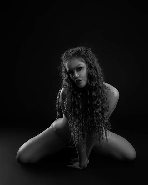 Portfolio Erotic Curves By Mesh