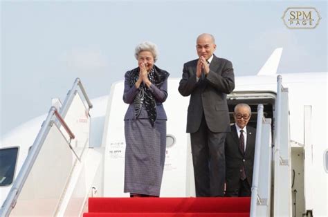 សម្តេចតេជោ ហ៊ុន សែន និងសម្តេចកិត្តិព្រឹទ្ធបណ្ឌិត ប៊ុន រ៉ានី ហ៊ុន សែន អញ្ជើញទទួលព្រះរាជាដំណើរ