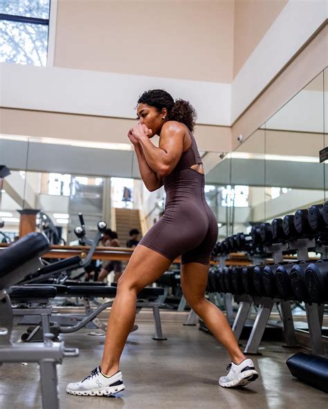 Alycia Baumgardner R Boxingbaddies