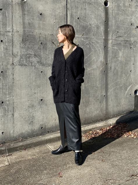 全身黒コーデレディース 選ダサ見えしない着こなしテクも紹介 nd STYLE