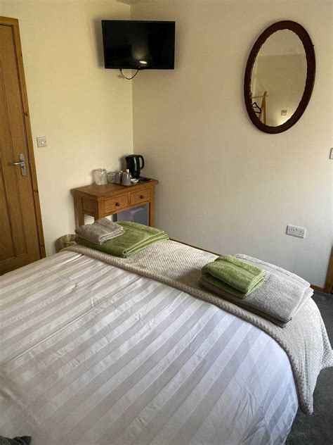 Moelfre Bandb Top 100