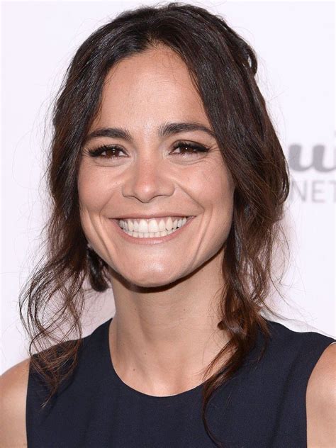 Alice Braga ~ Detailed Biography With Photos Videos