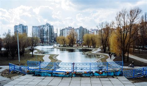 Активісти зрізали літеру И в інсталяції Я люблю Бровари причина Читайте на Ukr Net