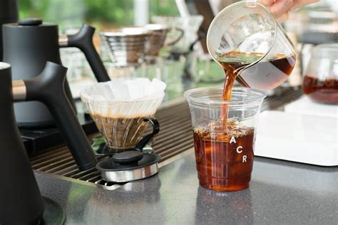 커피생각 나의길 너의길 우린모두 길 위에있다 가야할길이 모두 다르지만 모두 행복을 찾아 떠난다 커피생각 커피를 마시며