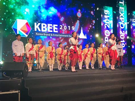 แก็งค์ล วงขับร้องประสานเสียง โรงเรียนสารสาสน์วิเทศ บางบอน