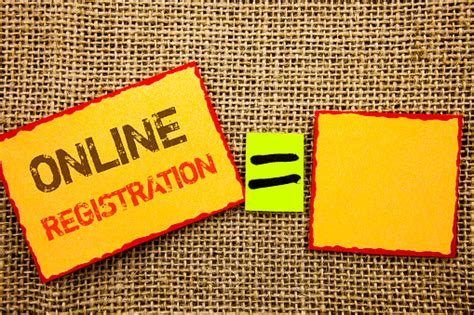 단어 쓰기 텍스트 온라인 등록입니다 개념 사진 등록 웹 구독 구독 종이 방정식에 대 한 당신의 자신의 텍스트 질감 배경 스티커 메모에 작성 가입서에 대한 스톡 사진 및 기타