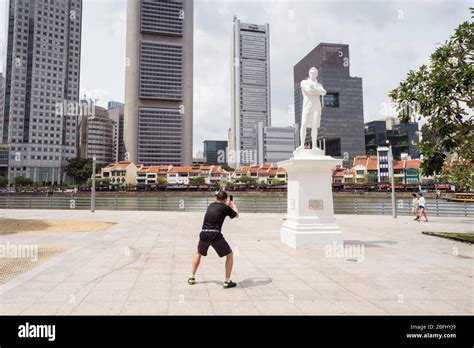 Singapore Singapore February 15 2019 Asian Tourist Taking Photo