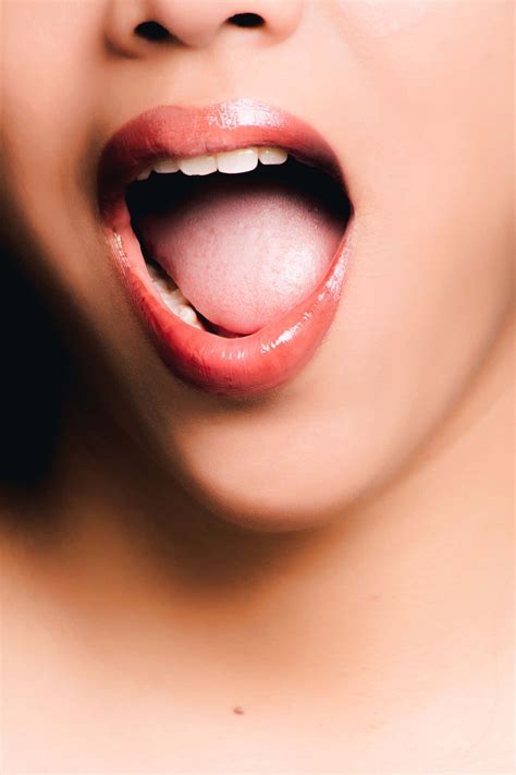 Download Oral Mouth Woman Wallpaper