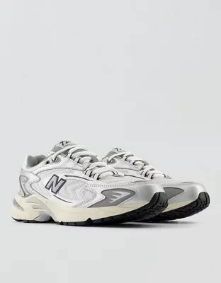 New Balance Men's 725 Sneaker