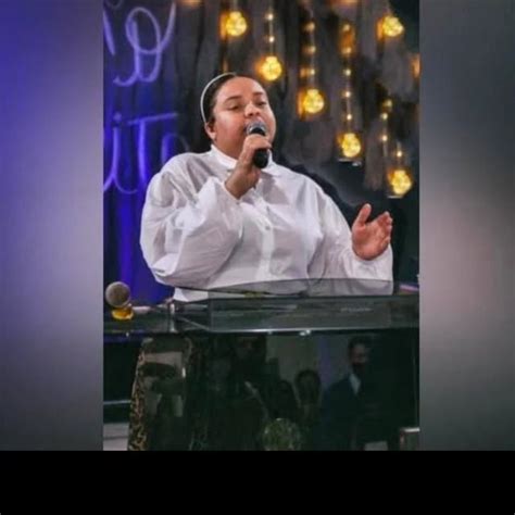 Larissa Rocha Larissarochalr Threads Say More