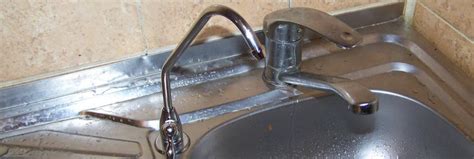 Установка крана для питьевой воды на кухне - 80 фото