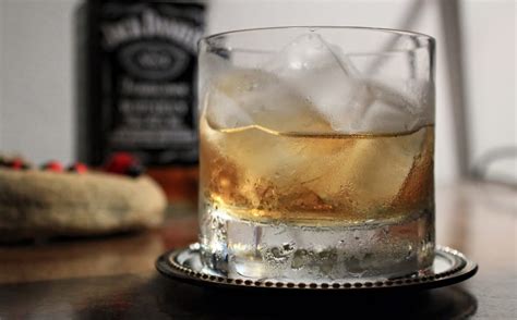 ウイスキーのカロリーは焼酎やウォッカなど他のお酒とのカロリー比較 cyuncore キュンコレ