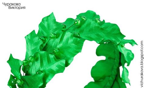 Ободок на голову с зелеными листьями ручной работы из атласных лент Купить зеленый ободок на