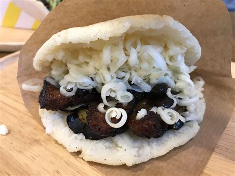 타드샘플 Eats On Twitter 제주도에서 정통 베네수엘라의 아레파를 먹을 수 있다구요 베네수엘라에서 아침 점심 저녁식사로 먹는 옥수수 반죽으로 만든 동그란