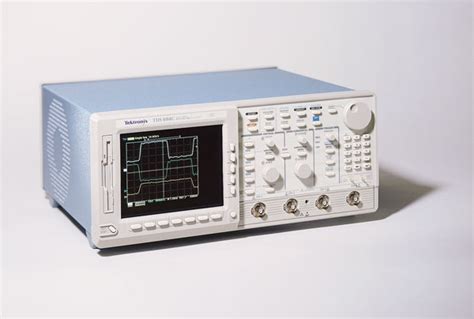 Tektronix Tds694c For Sale 5695 00 Accusource Electronics