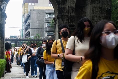 Thomasians No Longer Required To Wear Face Masks Outdoors The Flame