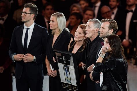 Så Sörjer Bianca Salming Sin Pappa Börje Salming