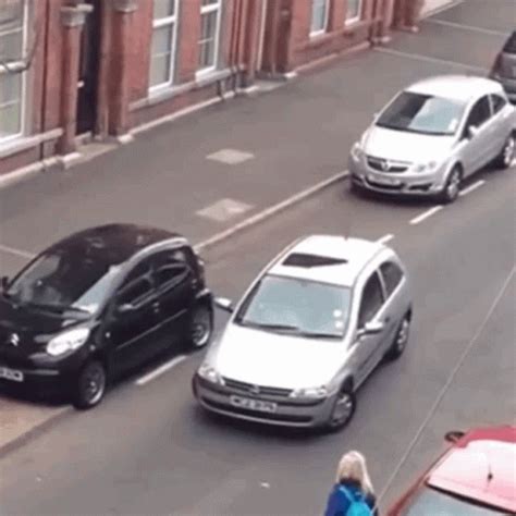 Side Street Slow Motion Parallel Parking 