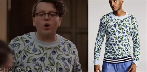 Travis The Sex Lives Of College Girls Clothes Style Outfits Fashion Looks Shop Your Tv