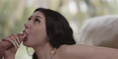 Betty S Big Butt Betty Cage Tnaflix Com