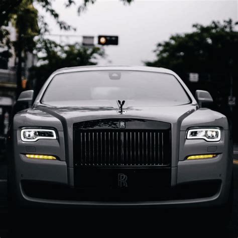 Attractive Whatsapp Dp