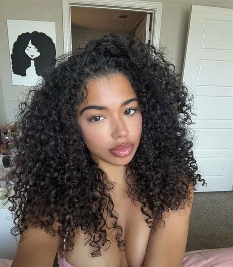 Curly Hair Middle Part Hairstyles Curly Hairstyles For Black Women 3c