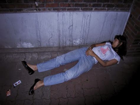 Foto Cewek Mabuk Diperkosa Di Pinggir Jalan ★ La Pago ★ X1414 ★ Hear