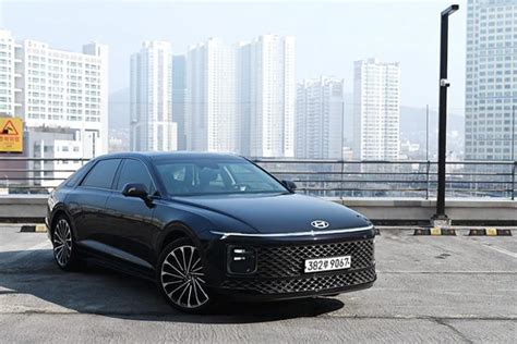 시승기 현대의 플래그십 세단이 돌아오다 현대 그랜저 캘리그래피 한국일보