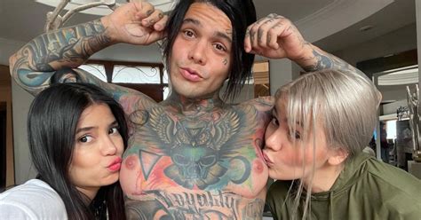 Yeferson Cossio El Influencer Que Se Puso Senos Por Cumplir Un Reto