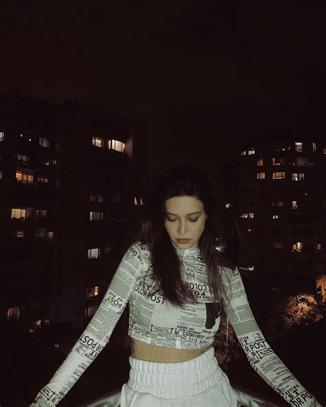 Çıplak Devrim Özkan Bikinili Külotsuz Sıcak Resimler