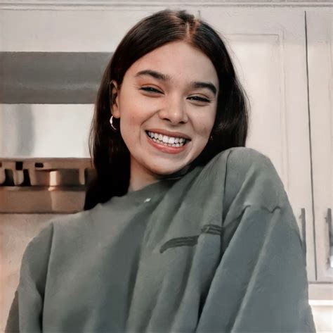 Hailee Steinfeld Icon Zendaya Style Hailee Steinfeld Steinfeld