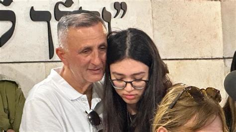 נועה ארגמני נפרדת מאימה שמחה שראיתי אותך עוד פעם אחת