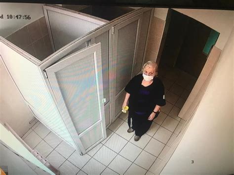 Скрытая камера в туалете колледжа фото