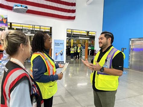 Shv1 Shreveports Amazon Center Hits 2 000 Employees Business