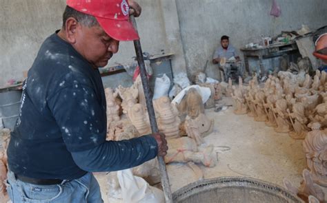 Familia González Artesanos De Resina En Toluca Desde Hace 20 Años