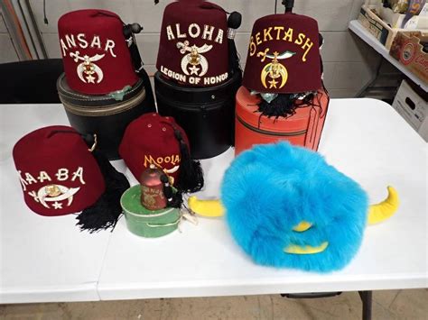 Lot Of Fez Hats And Hat Boxes Plus A Hanna Barbara Fred Flintstone