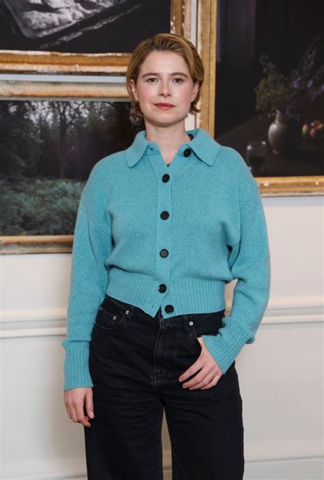 Its Intense But I Love It Irish Actress Jessie Buckley Welcomes