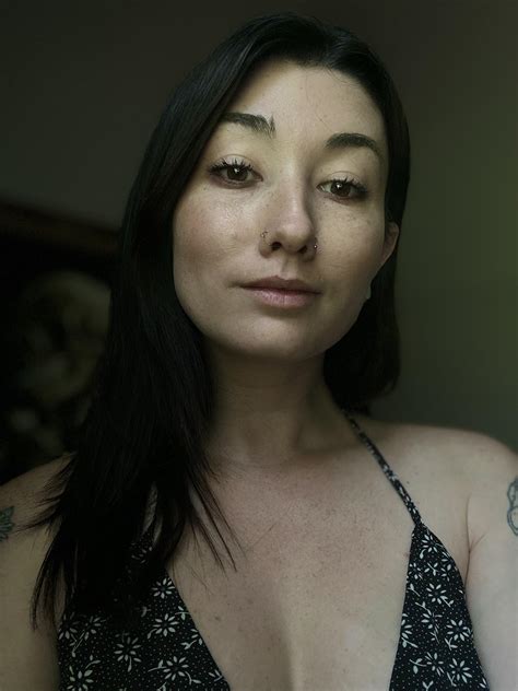 Kiss Me On The First Date Sexy