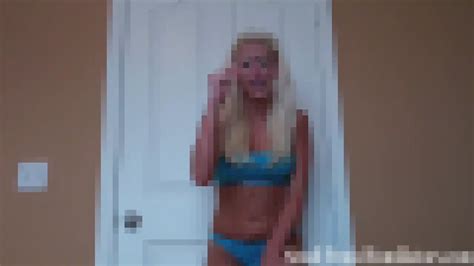 Steaming Hot Girls Are Laughing At You Sex Com