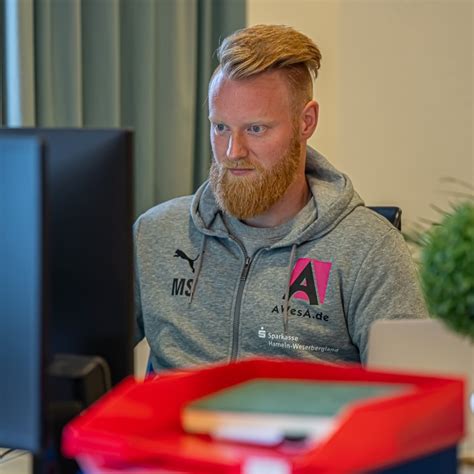 Marcel Stenzel Social Media Manager Awesa Business Linkedin