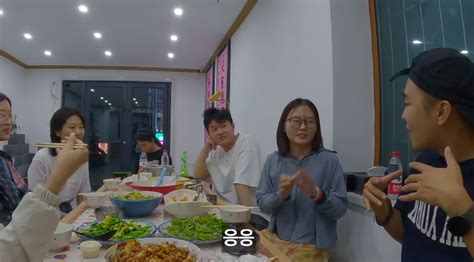 게스트하우스에서 N번방 얘기하는 중국 여자들 만난 여행 유튜버 근황 ㄷㄷㄷ  포텐 터짐 최신순 에펨코리아