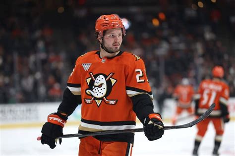 Mason Mctavish Anaheim Ducks Agree To 6 Year 42 Million Contract