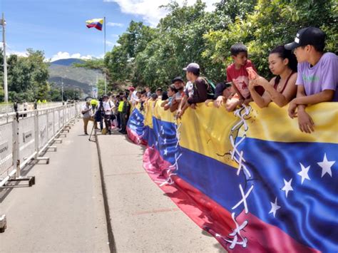 Colombia Venezuela Border Reopening Raises Hopes New Questions