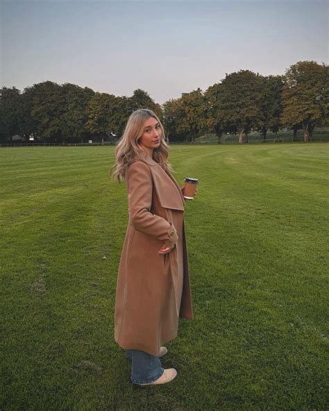 Chloe May Bio Wiki Boyfriend Height And Net Worth Biography On